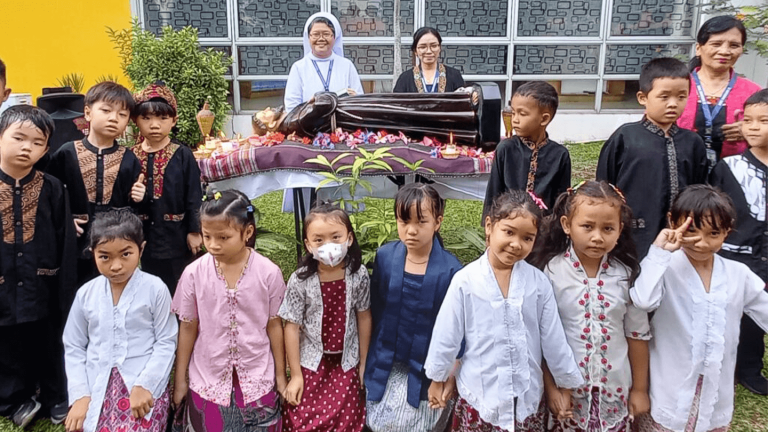 SD Marsudirini Gelar Ibadat Transitus Pertama - Sekolah Marsudirini Bogor